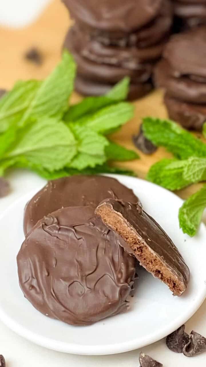 Copycat Girl Scout Thin Mint Cookies - Maplewood Road